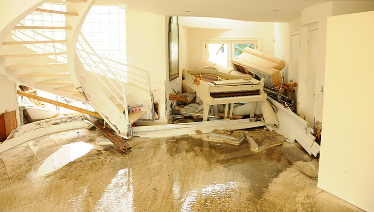 Burst Pipes and Water Damage: 5 Reasons to Call A Water Restoration ...